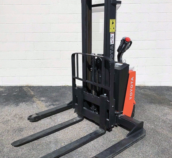 COEMSA MONTACARGAS EN MONTERREY - APILADORES